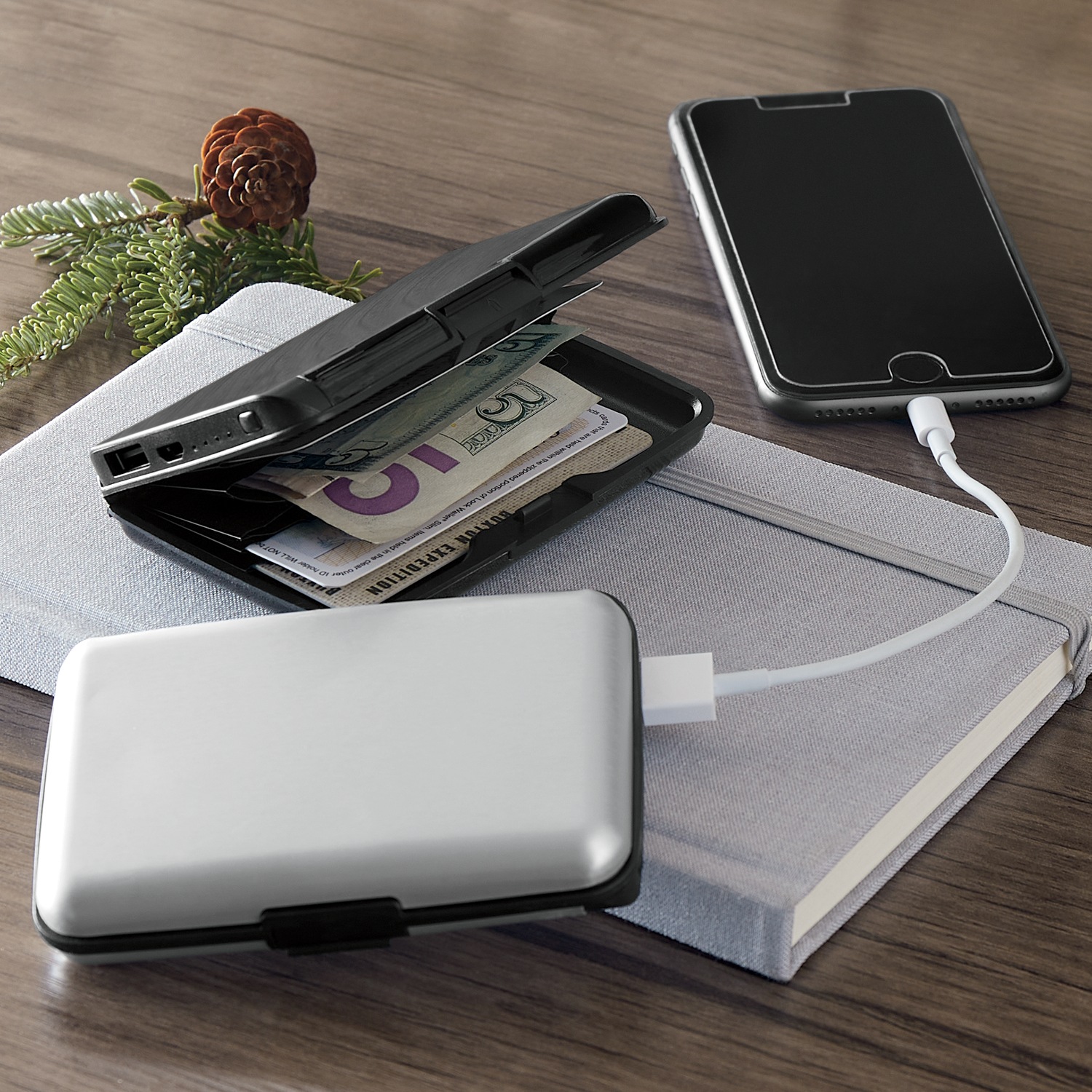 Aluminum Charging Wallet | Midnight Velvet